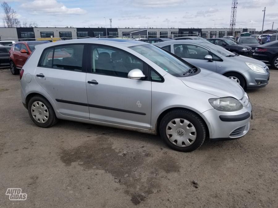 Grey Volkswagen Golf Plus 2005 in Kaunas, with an engine capacity of 1.90 L and mileage of 390 thousand km for 1390 €, photo 5 on AUTOMOTO.COM.LV