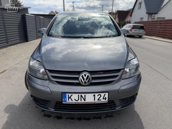 Grey Volkswagen Golf Plus 2005 in Kaunas, with an engine capacity of 1.90 L and mileage of 399 thousand km for 1420 €, photo 2 on AUTOMOTO.COM.LV