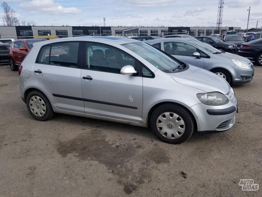 Pelēks Volkswagen Golf Plus 2005 Kauņa, ar dzinēja tilpumu 1.90 L un nobraukumu 390 tūkst. km par 999 €, foto 5 vietnē AUTOMOTO.COM.LV