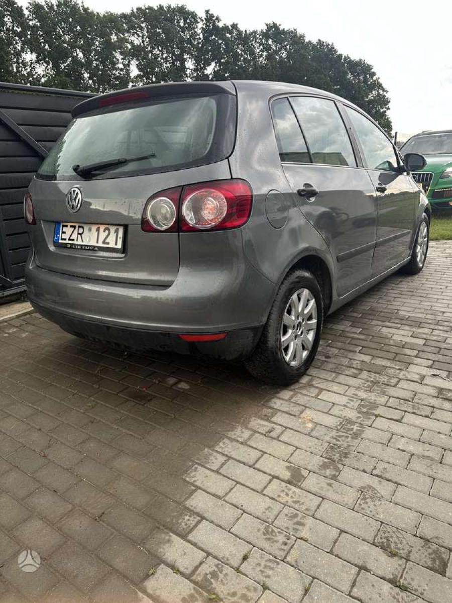 Grey Volkswagen Golf Plus 2005 in Kaunas, with an engine capacity of 1.90 L and mileage of 264 thousand km for 1800 €, photo 5 on AUTOMOTO.COM.LV