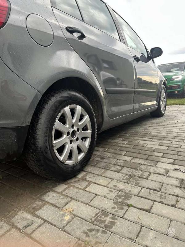 Pelēks Volkswagen Golf Plus 2005 Kauņa, ar dzinēja tilpumu 1.90 L un nobraukumu 264 tūkst. km par 1800 €, foto 10 vietnē AUTOMOTO.COM.LV