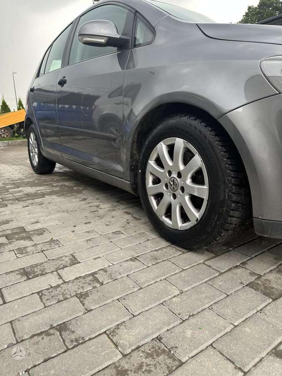 Grey Volkswagen Golf Plus 2005 in Kaunas, with an engine capacity of 1.90 L and mileage of 264 thousand km for 1800 €, photo 12 on AUTOMOTO.COM.LV
