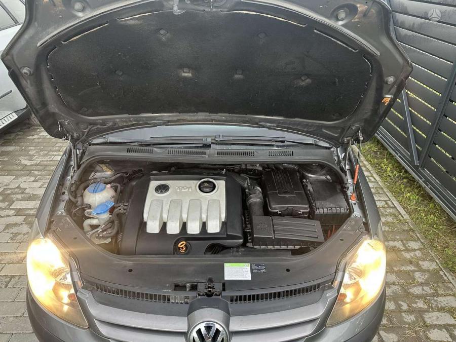 Grey Volkswagen Golf Plus 2005 in Kaunas, with an engine capacity of 1.90 L and mileage of 264 thousand km for 1800 €, photo 13 on AUTOMOTO.COM.LV