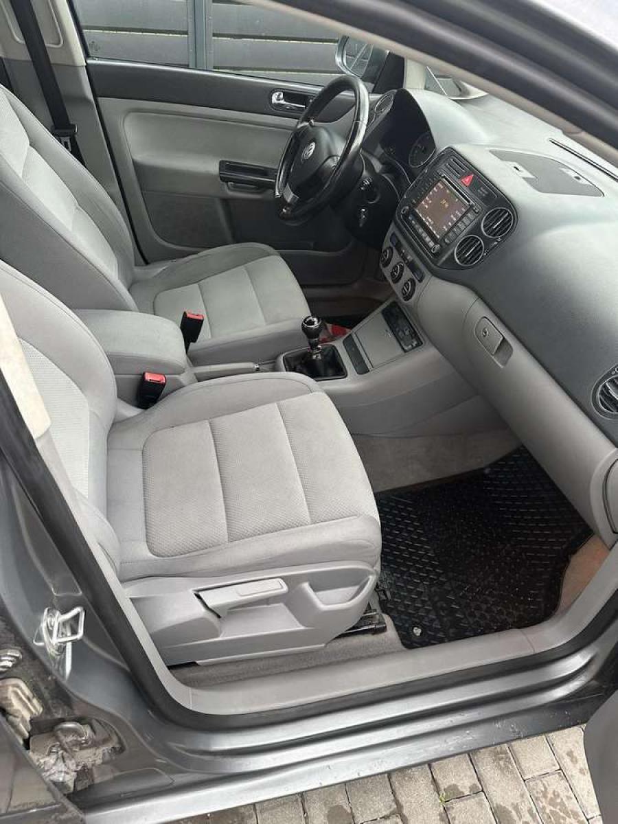 Grey Volkswagen Golf Plus 2005 in Kaunas, with an engine capacity of 1.90 L and mileage of 264 thousand km for 1800 €, photo 16 on AUTOMOTO.COM.LV