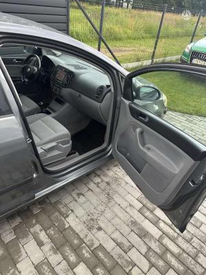 Grey Volkswagen Golf Plus 2005 in Kaunas, with an engine capacity of 1.90 L and mileage of 264 thousand km for 1800 €, photo 18 on AUTOMOTO.COM.LV