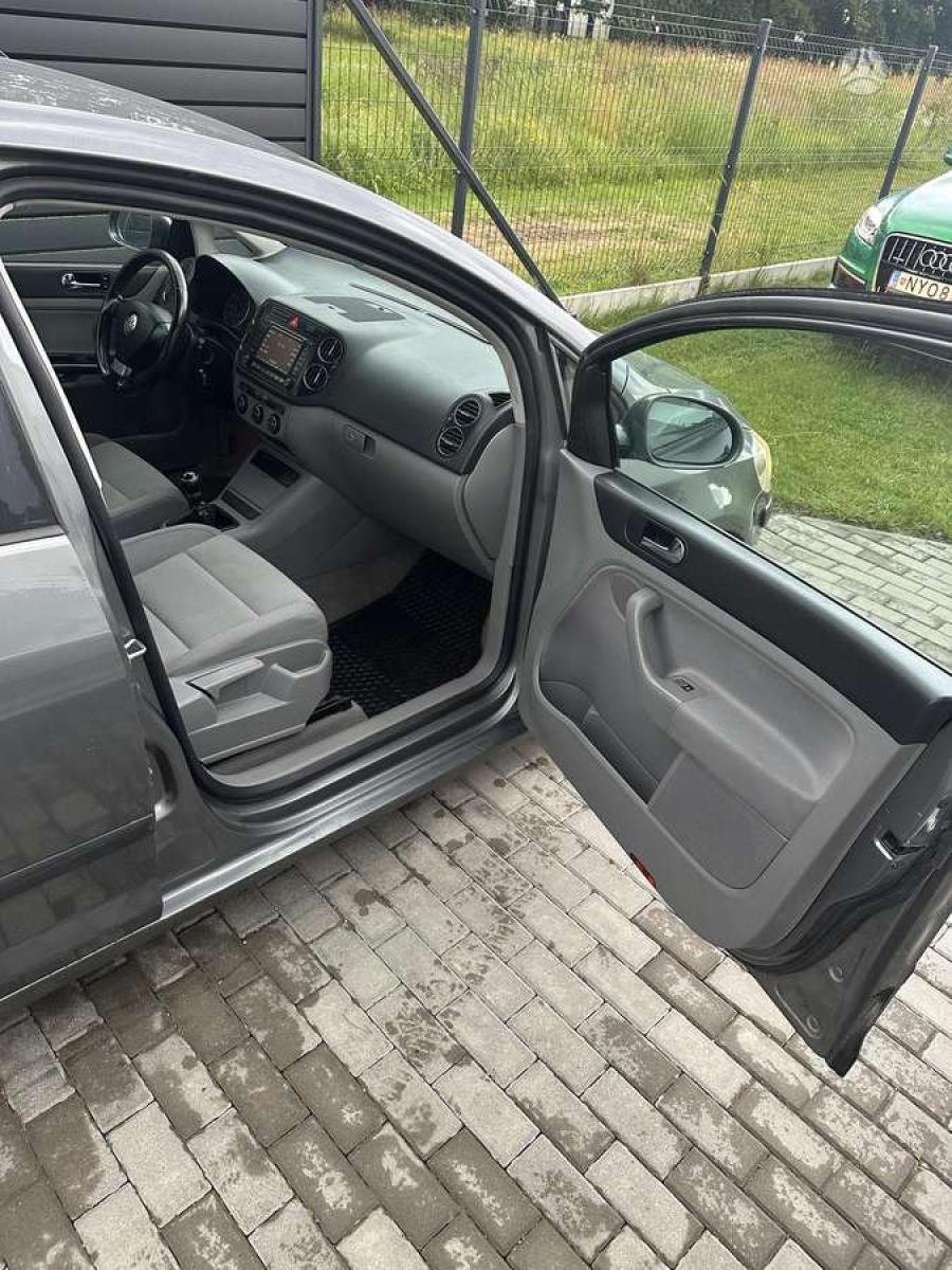 Grey Volkswagen Golf Plus 2005 in Kaunas, with an engine capacity of 1.90 L and mileage of 264 thousand km for 1800 €, photo 18 on AUTOMOTO.COM.LV