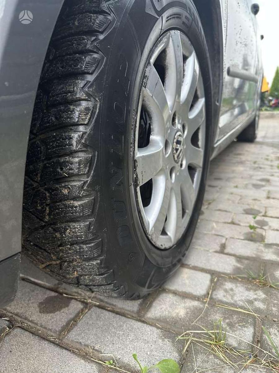 Grey Volkswagen Golf Plus 2005 in Kaunas, with an engine capacity of 1.90 L and mileage of 264 thousand km for 1800 €, photo 23 on AUTOMOTO.COM.LV