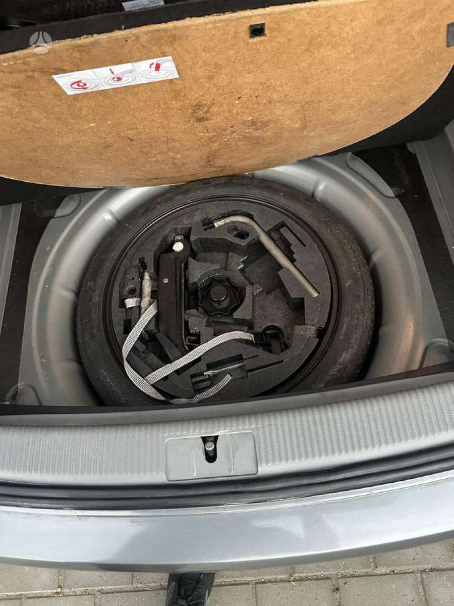 Grey Volkswagen Golf Plus 2005 in Kaunas, with an engine capacity of 1.90 L and mileage of 264 thousand km for 1800 €, photo 25 on AUTOMOTO.COM.LV