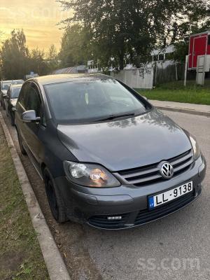 Pelēks Volkswagen Golf Plus 2005 Rīga, ar dzinēja tilpumu 1.90 L un nobraukumu 410 tūkst. km par 1250 €, foto 4 vietnē AUTOMOTO.COM.LV