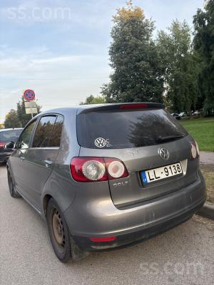 Pelēks Volkswagen Golf Plus 2005 Rīga, ar dzinēja tilpumu 1.90 L un nobraukumu 410 tūkst. km par 1250 €, foto 6 vietnē AUTOMOTO.COM.LV