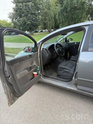 Pelēks Volkswagen Golf Plus 2005 Rīga, ar dzinēja tilpumu 1.90 L un nobraukumu 410 tūkst. km par 1250 €, foto 9 vietnē AUTOMOTO.COM.LV