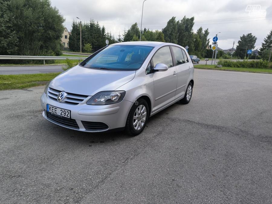 Pelēks Volkswagen Golf Plus 2005 Viļņa, ar dzinēja tilpumu 2.00 L un nobraukumu 313 tūkst. km par 1700 €, foto 3 vietnē AUTOMOTO.COM.LV