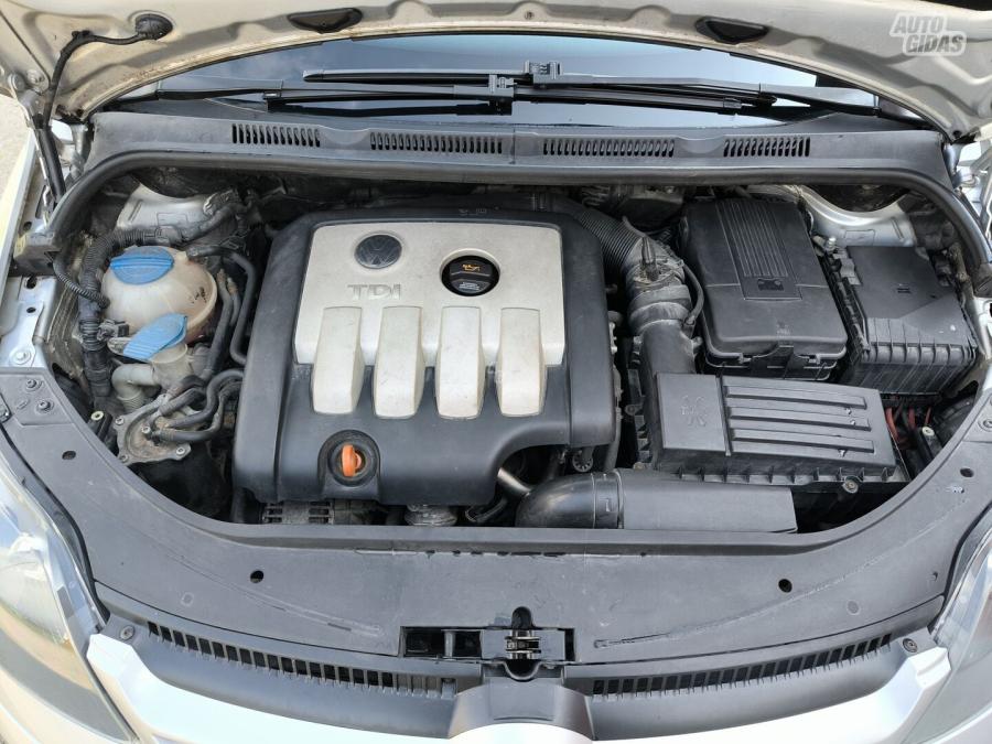 Pelēks Volkswagen Golf Plus 2005 Viļņa, ar dzinēja tilpumu 2.00 L un nobraukumu 313 tūkst. km par 1700 €, foto 11 vietnē AUTOMOTO.COM.LV
