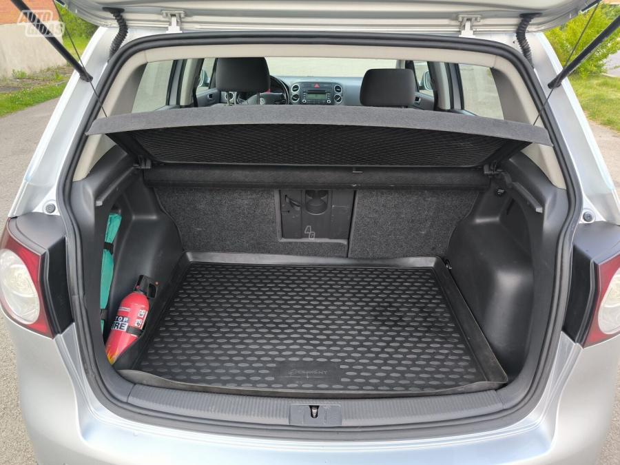 Pelēks Volkswagen Golf Plus 2005 Viļņa, ar dzinēja tilpumu 2.00 L un nobraukumu 313 tūkst. km par 1700 €, foto 12 vietnē AUTOMOTO.COM.LV