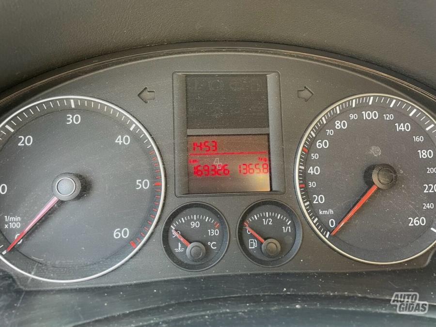 Grey Volkswagen Golf Plus 2005 in Utena, with an engine capacity of 1.90 L and mileage of 169 thousand km for 2500 €, photo 14 on AUTOMOTO.COM.LV