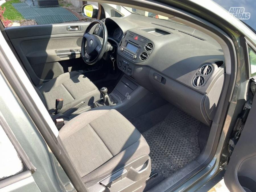 Grey Volkswagen Golf Plus 2005 in Utena, with an engine capacity of 1.90 L and mileage of 169 thousand km for 2500 €, photo 15 on AUTOMOTO.COM.LV