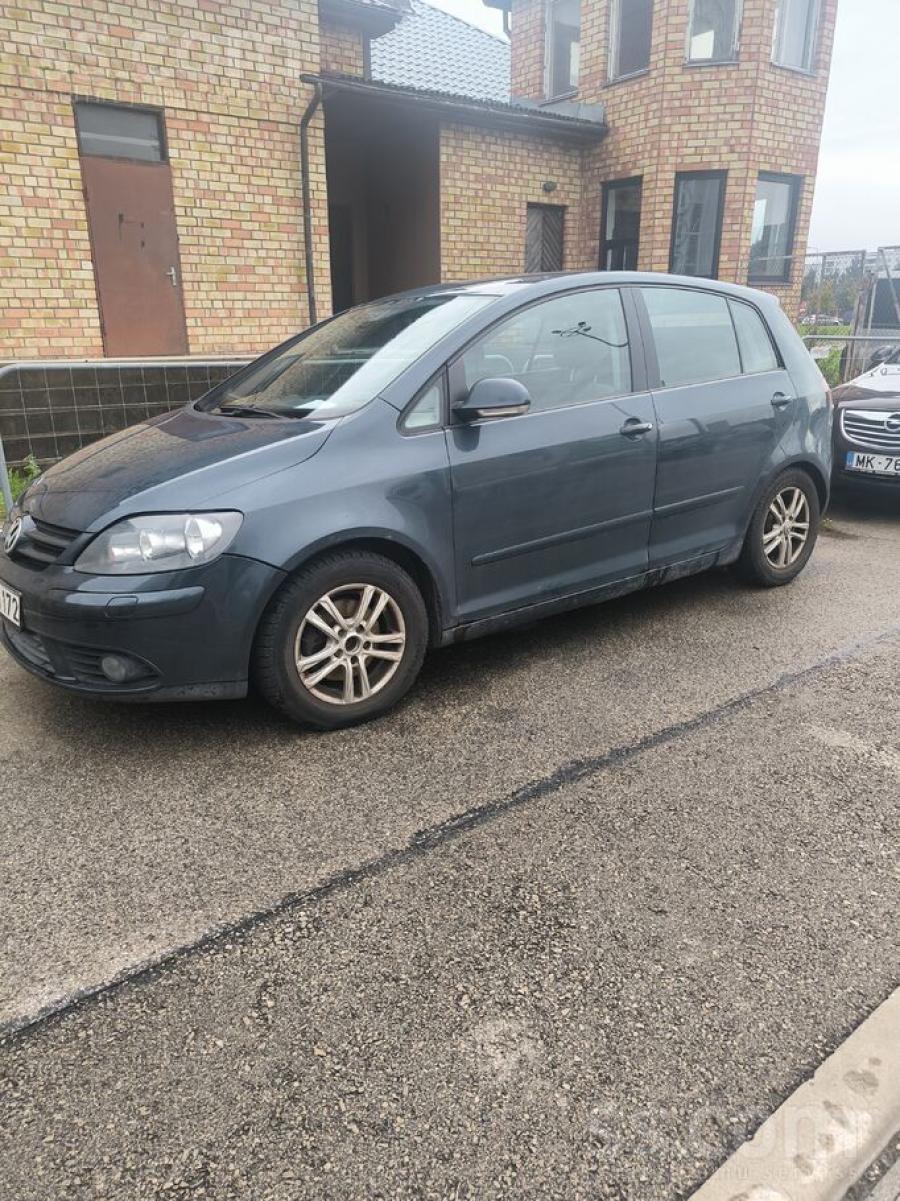 Pelēks Volkswagen Golf Plus 2005 Rīga, ar dzinēja tilpumu 2.00 L un nobraukumu 332 tūkst. km par 700 €, foto 1 vietnē AUTOMOTO.COM.LV