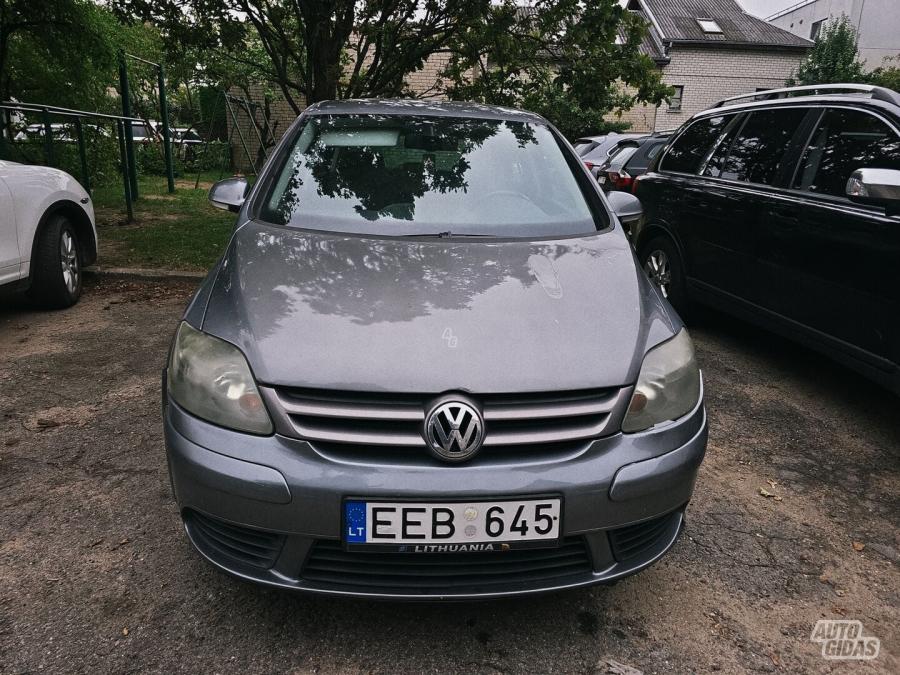Pelēks Volkswagen Golf Plus 2005 Kauņa, ar dzinēja tilpumu 1.90 L un nobraukumu 270 tūkst. km par 525 €, foto 1 vietnē AUTOMOTO.COM.LV