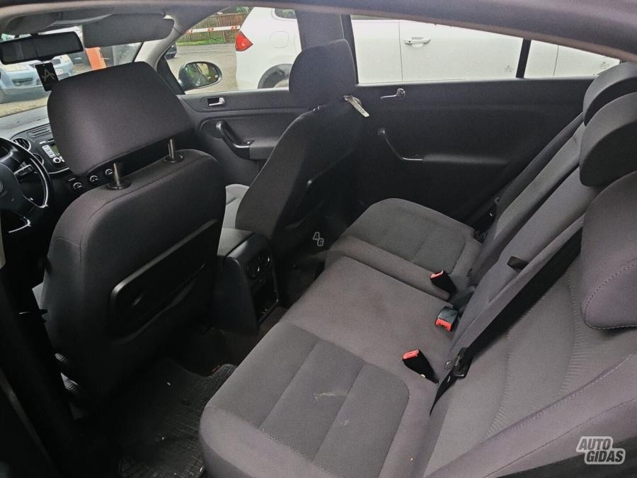 Pelēks Volkswagen Golf Plus 2005 Kauņa, ar dzinēja tilpumu 1.90 L un nobraukumu 270 tūkst. km par 525 €, foto 9 vietnē AUTOMOTO.COM.LV