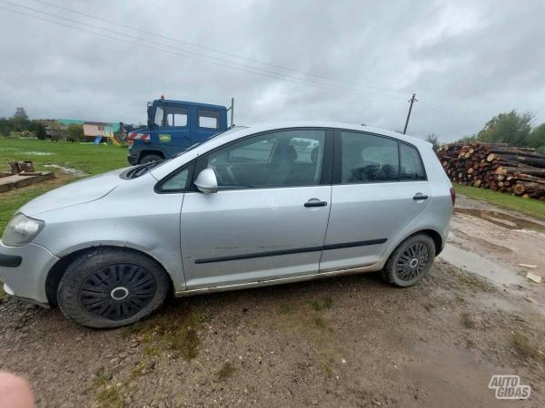 Pelēks Volkswagen Golf Plus 2005 Viļņa, ar dzinēja tilpumu 1.60 L un nobraukumu 262 tūkst. km par 1100 €, foto 6 vietnē AUTOMOTO.COM.LV