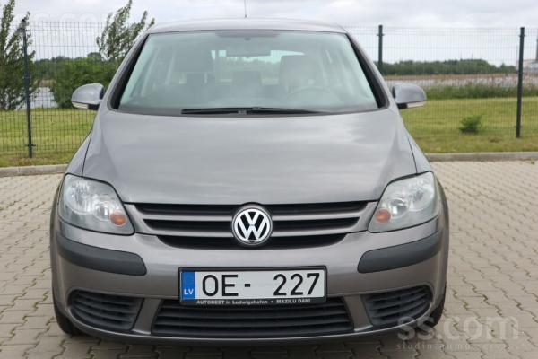 Grey Volkswagen Golf Plus 2006 in Riga, with an engine capacity of 1.90 L and mileage of 228 thousand km for 5700 €, photo 3 on AUTOMOTO.COM.LV