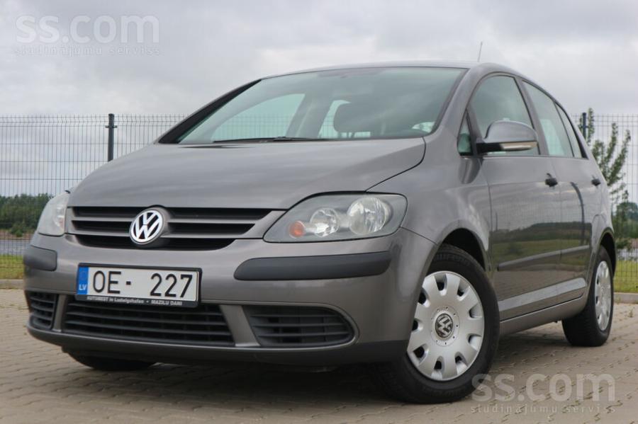 Grey Volkswagen Golf Plus 2006 in Riga, with an engine capacity of 1.90 L and mileage of 228 thousand km for 5700 €, photo 5 on AUTOMOTO.COM.LV