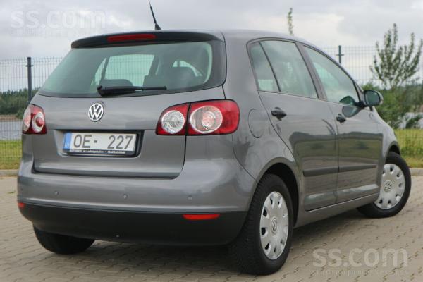 Grey Volkswagen Golf Plus 2006 in Riga, with an engine capacity of 1.90 L and mileage of 228 thousand km for 5700 €, photo 8 on AUTOMOTO.COM.LV