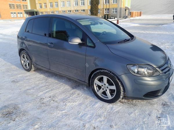 Grey Volkswagen Golf Plus 2006 in Marijampole, with an engine capacity of 1.90 L and mileage of 294 thousand km for 1650 €, photo 1 on AUTOMOTO.COM.LV