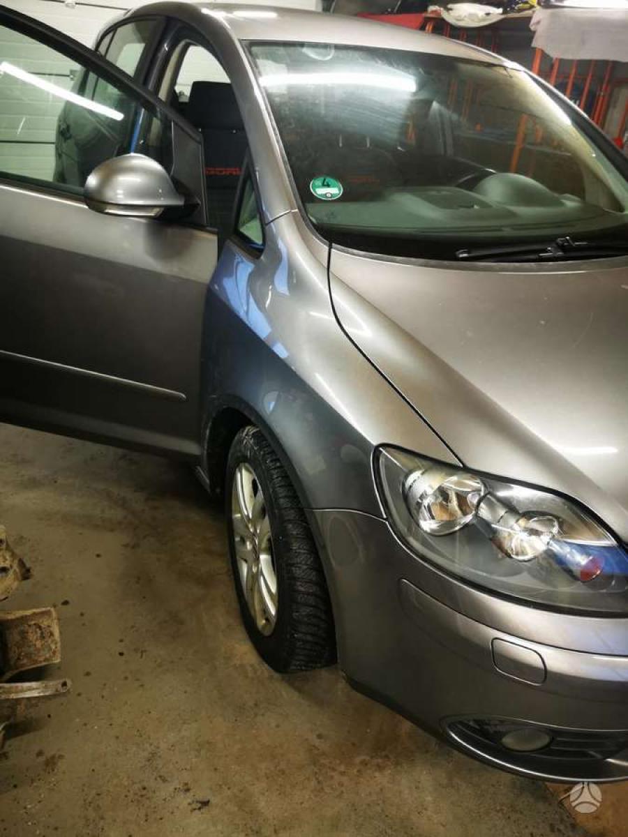 Pelēks Volkswagen Golf Plus 2006 Molėtai, ar dzinēja tilpumu 1.60 L un nobraukumu 245 tūkst. km par 2860 €, foto 1 vietnē AUTOMOTO.COM.LV