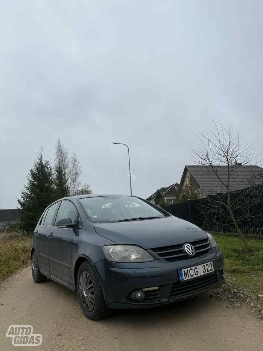 Pelēks Volkswagen Golf Plus 2006 Viļņa, ar dzinēja tilpumu 1.90 L un nobraukumu 350 tūkst. km par 1550 €, foto 1 vietnē AUTOMOTO.COM.LV