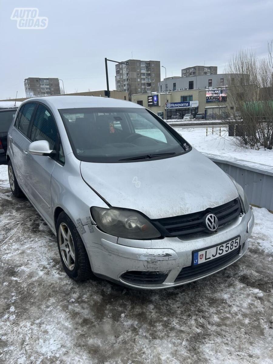 Pelēks Volkswagen Golf Plus 2006 Viļņa, ar dzinēja tilpumu 1.90 L un nobraukumu 220 tūkst. km par 650 €, foto 1 vietnē AUTOMOTO.COM.LV