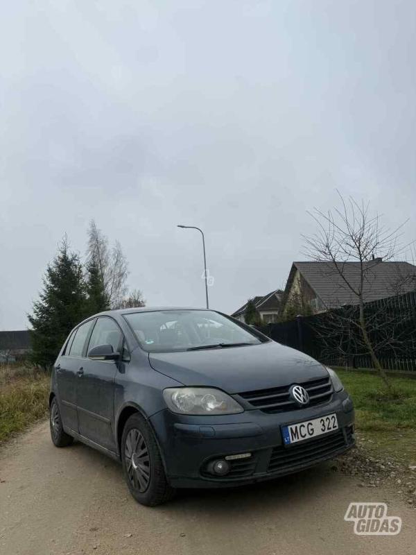 Grey Volkswagen Golf Plus 2006 in Vilnius, with an engine capacity of 1.90 L and mileage of 350 thousand km for 1450 €, photo 3 on AUTOMOTO.COM.LV