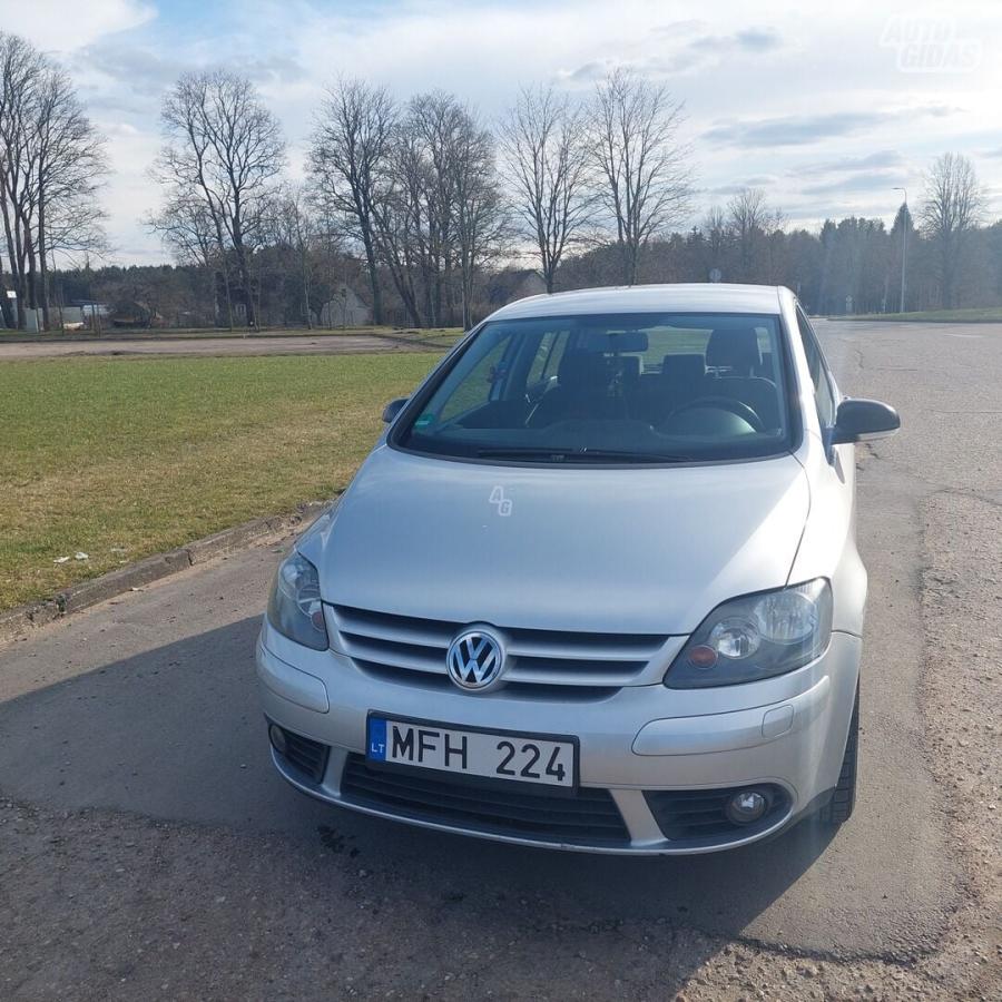 Pelēks Volkswagen Golf Plus 2006 Mažeikiai, ar dzinēja tilpumu 1.60 L un nobraukumu 262 tūkst. km par 2000 €, foto 1 vietnē AUTOMOTO.COM.LV