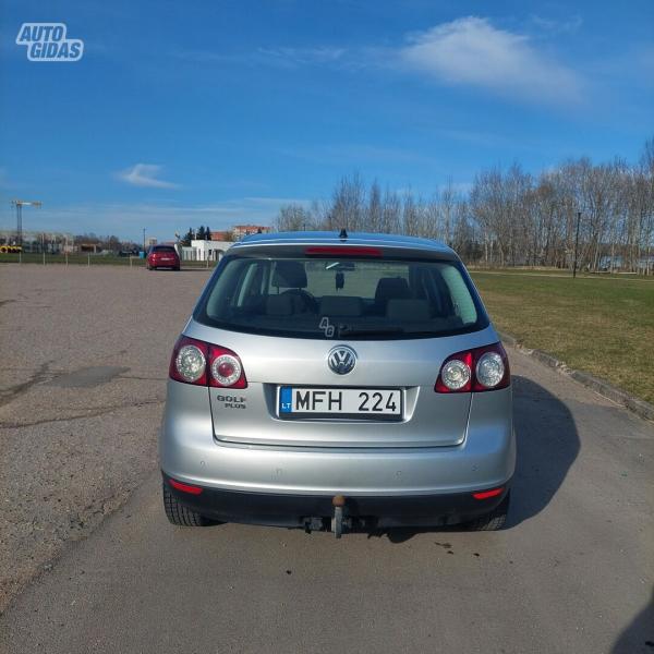 Grey Volkswagen Golf Plus 2006 in Mazeikiai, with an engine capacity of 1.60 L and mileage of 262 thousand km for 2000 €, photo 3 on AUTOMOTO.COM.LV