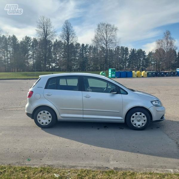Grey Volkswagen Golf Plus 2006 in Mazeikiai, with an engine capacity of 1.60 L and mileage of 262 thousand km for 2000 €, photo 4 on AUTOMOTO.COM.LV