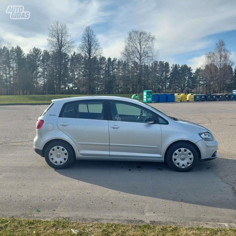 Pelēks Volkswagen Golf Plus 2006 Mažeikiai, ar dzinēja tilpumu 1.60 L un nobraukumu 262 tūkst. km par 2000 €, foto 5 vietnē AUTOMOTO.COM.LV