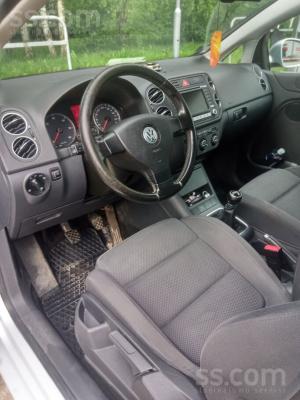 Grey Volkswagen Golf Plus 2006 in Dobele, with an engine capacity of 2.00 L and mileage of 324 thousand km for 2000 €, photo 3 on AUTOMOTO.COM.LV