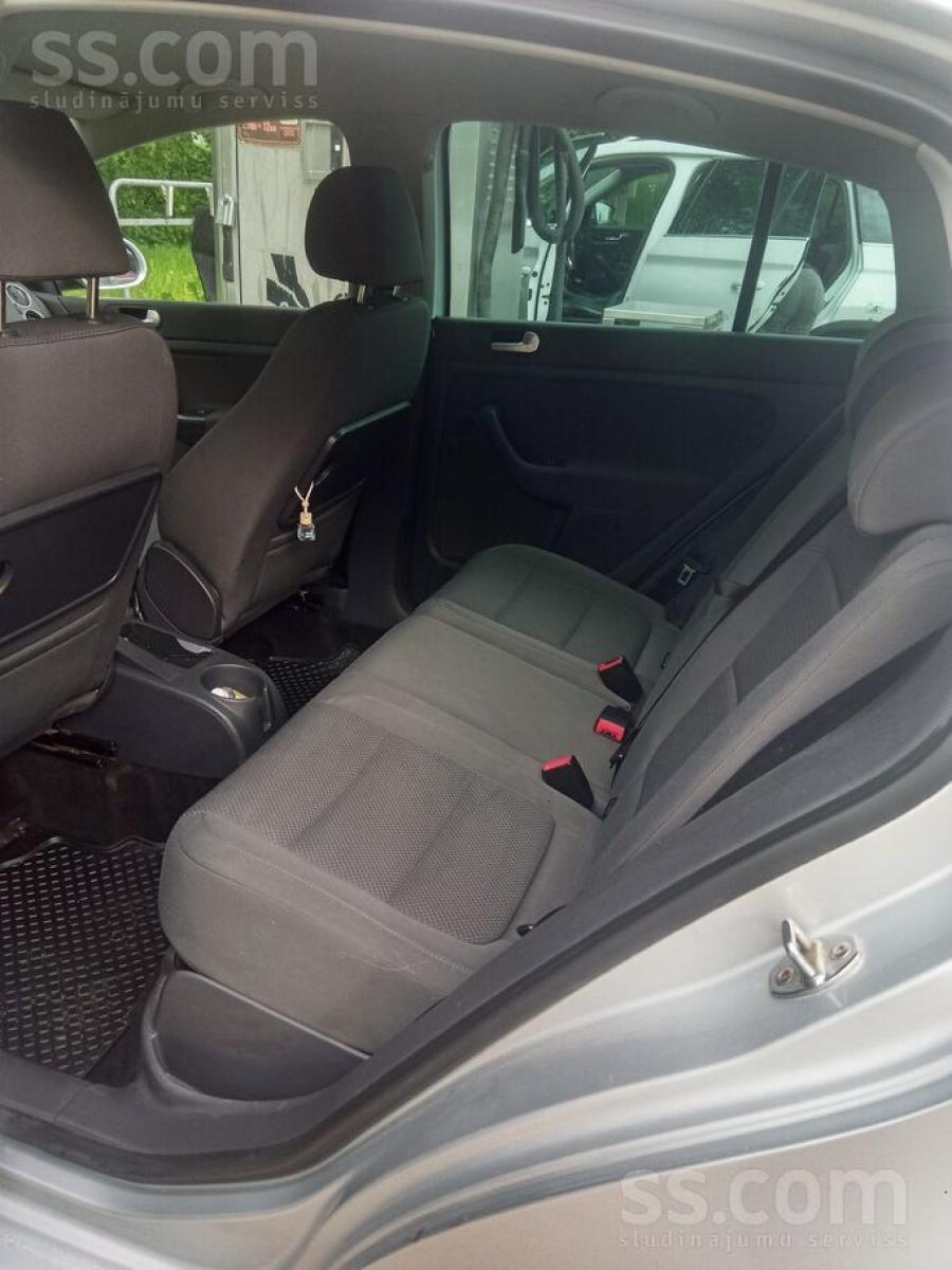 Grey Volkswagen Golf Plus 2006 in Dobele, with an engine capacity of 2.00 L and mileage of 324 thousand km for 2000 €, photo 7 on AUTOMOTO.COM.LV