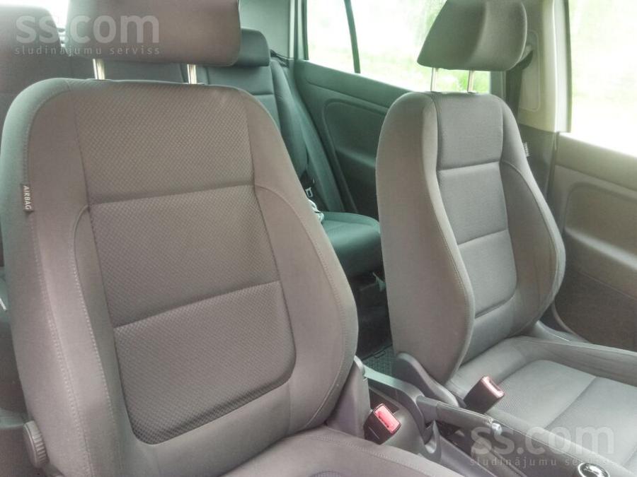 Grey Volkswagen Golf Plus 2006 in Dobele, with an engine capacity of 2.00 L and mileage of 324 thousand km for 2000 €, photo 8 on AUTOMOTO.COM.LV