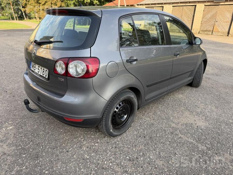 Grey Volkswagen Golf Plus 2006 in Preili, with an engine capacity of 1.90 L and mileage of 218 thousand km for 1950 €, photo 4 on AUTOMOTO.COM.LV
