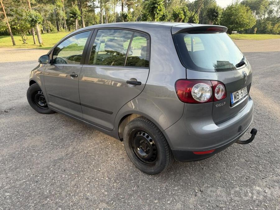 Grey Volkswagen Golf Plus 2006 in Preili, with an engine capacity of 1.90 L and mileage of 218 thousand km for 1950 €, photo 5 on AUTOMOTO.COM.LV