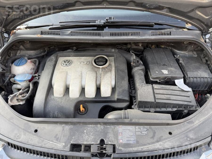 Grey Volkswagen Golf Plus 2006 in Preili, with an engine capacity of 1.90 L and mileage of 218 thousand km for 1950 €, photo 13 on AUTOMOTO.COM.LV