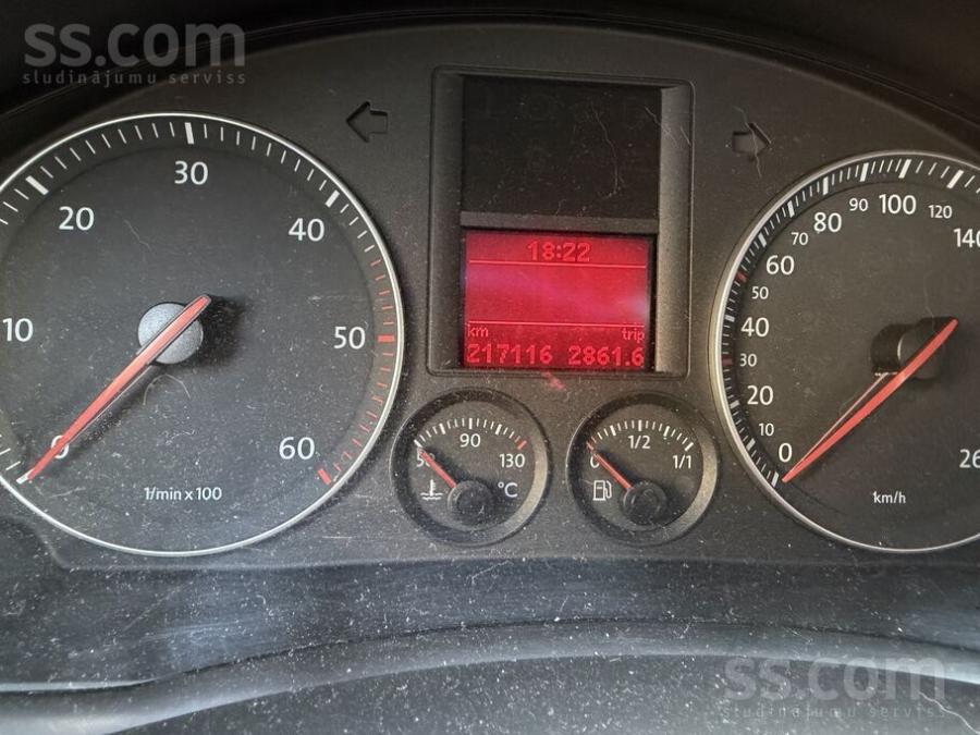 Grey Volkswagen Golf Plus 2006 in Preili, with an engine capacity of 1.90 L and mileage of 218 thousand km for 1950 €, photo 15 on AUTOMOTO.COM.LV