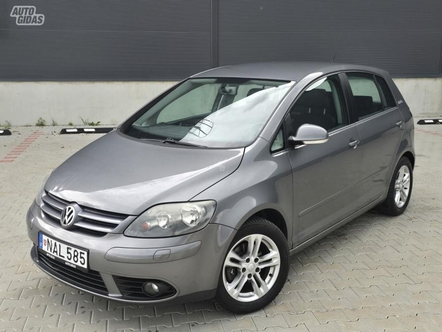 Pelēks Volkswagen Golf Plus 2006 Šauļi, ar dzinēja tilpumu 1.60 L un nobraukumu 134 tūkst. km par 1950 €, foto 1 vietnē AUTOMOTO.COM.LV