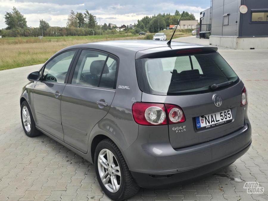 Pelēks Volkswagen Golf Plus 2006 Šauļi, ar dzinēja tilpumu 1.60 L un nobraukumu 134 tūkst. km par 1950 €, foto 7 vietnē AUTOMOTO.COM.LV