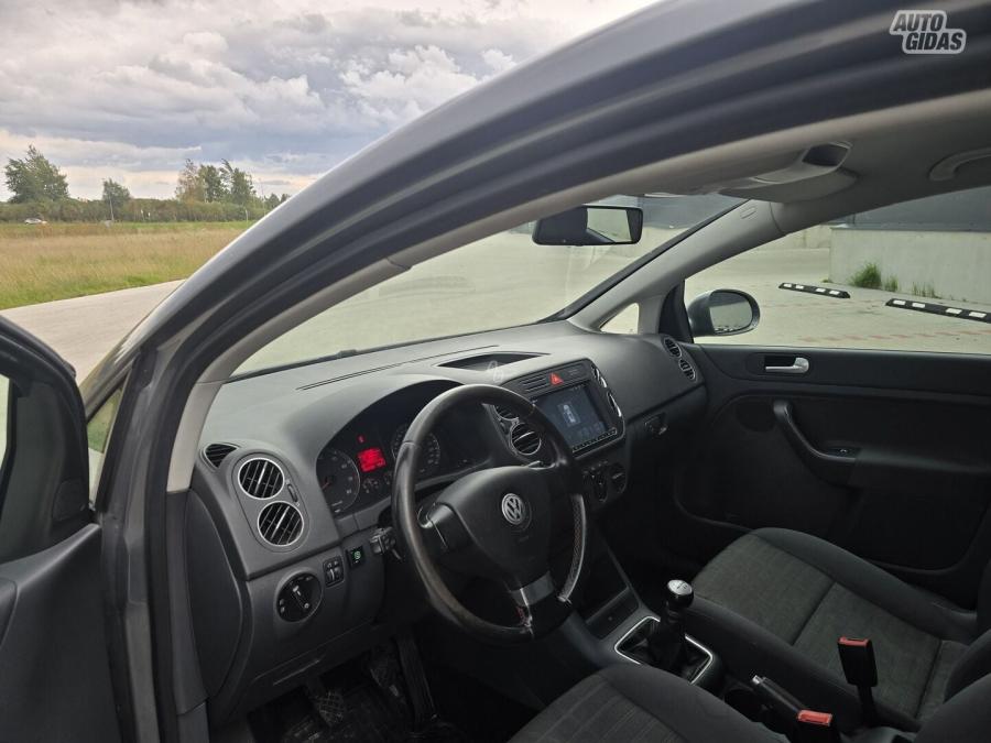Pelēks Volkswagen Golf Plus 2006 Šauļi, ar dzinēja tilpumu 1.60 L un nobraukumu 134 tūkst. km par 1950 €, foto 10 vietnē AUTOMOTO.COM.LV
