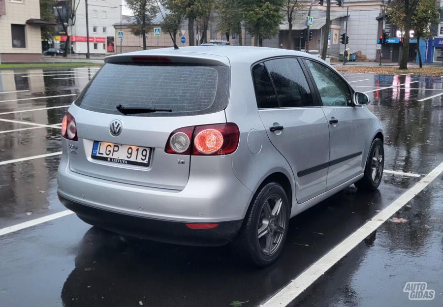 Grey Volkswagen Golf Plus 2006 in Kaunas, with an engine capacity of 1.60 L and mileage of 217 thousand km for 1700 €, photo 5 on AUTOMOTO.COM.LV