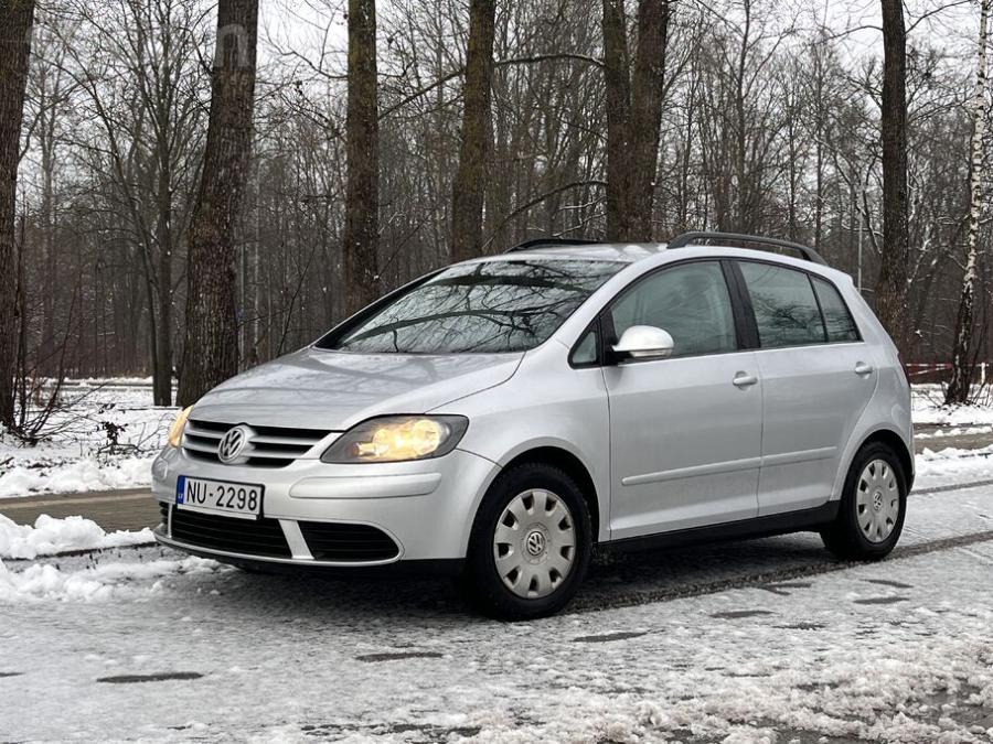 Grey Volkswagen Golf Plus 2007 in Jelgava, with an engine capacity of 2.00 L and mileage of 283 thousand km for 3600 €, photo 2 on AUTOMOTO.COM.LV