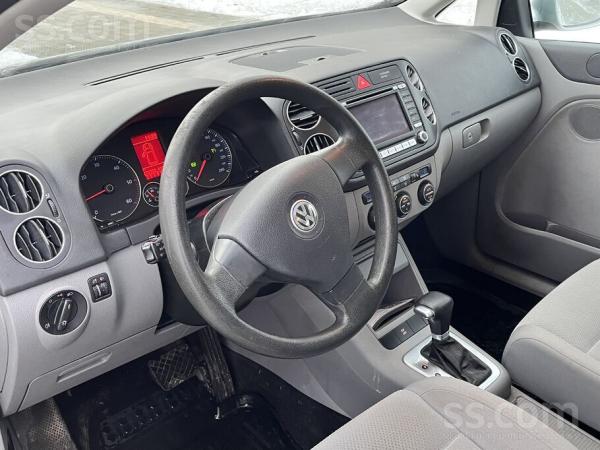 Grey Volkswagen Golf Plus 2007 in Jelgava, with an engine capacity of 2.00 L and mileage of 283 thousand km for 3600 €, photo 9 on AUTOMOTO.COM.LV