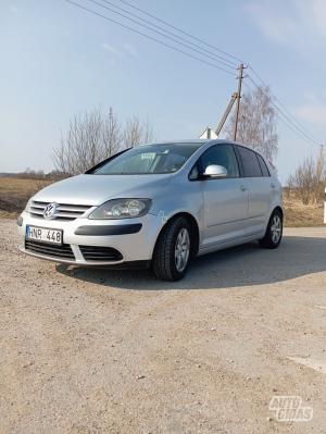 Pelēks Volkswagen Golf Plus 2007 Kazlų Rūda, ar dzinēja tilpumu 2.00 L un nobraukumu 225 tūkst. km par 2250 €, foto  vietnē AUTOMOTO.COM.LV